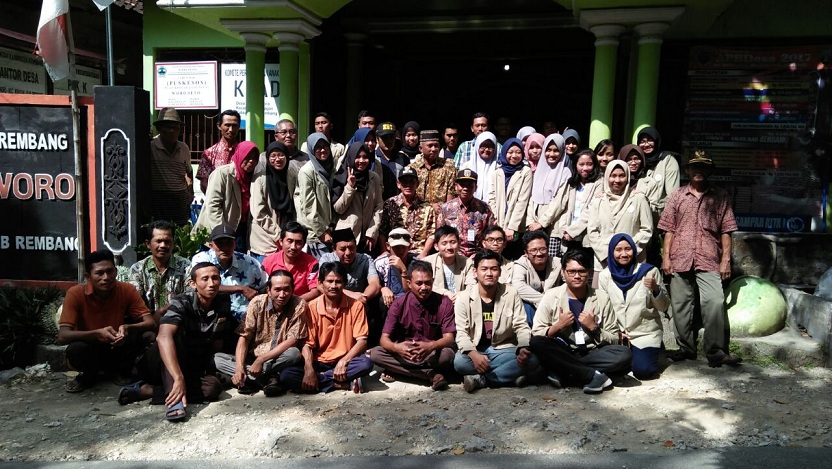 Puluhan Mahasiswa UGM Datangi Desa Woro, Ini Misinya – Radio R2B Rembang