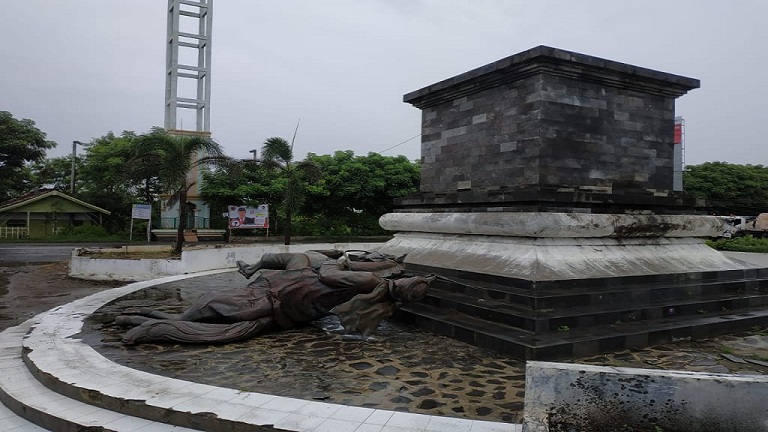 Tumbangnya Pangeran Diponegoro Berkuda, Tak Ada Lagi Ikon Perbatasan ...