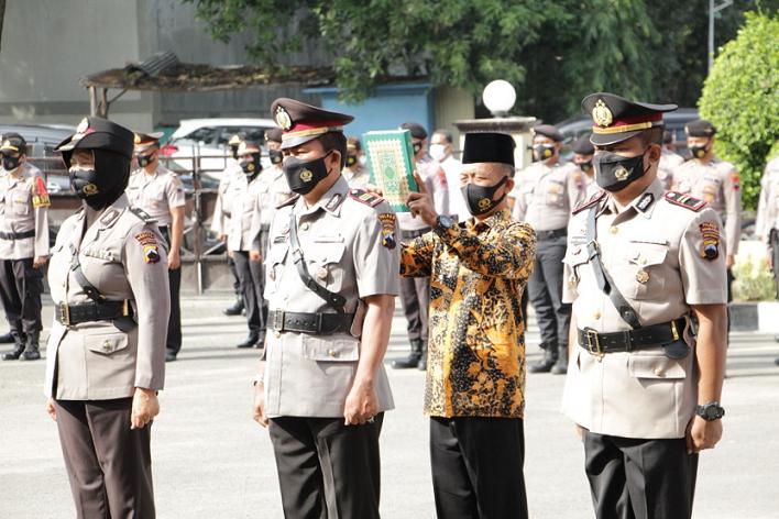 87 Polisi Naik Pangkat, Dua Jabatan Kapolsek Diisi Wajah Baru – Radio ...