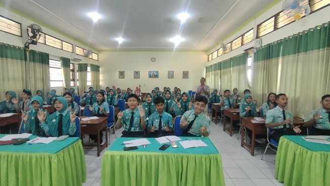 Buat Majalah Elektronik Melalui Flipbook, Upaya SMP N 1 Lasem ...